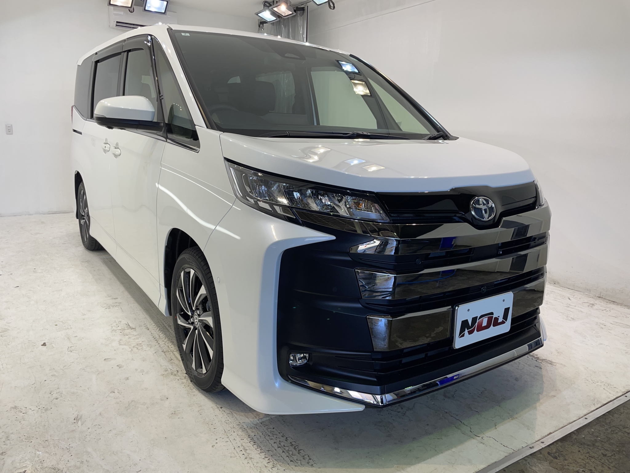 TOYOTA NOAH NOJ ROYAL Coarting3層ver施工させていただきました！ – ガラスコーティング専門店NOJ東淀川店のブログ
